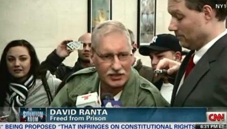 تبرئة أمريكي قضى 23 عاماً بالسجن بتهم "ملفقة" - الأخبار